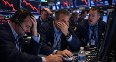 Dow falder 800 point, stagflationspanik sender Wall Street i frit fald