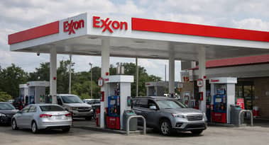ExxonMobil stock slips as oil falls, but rally may not be over yet