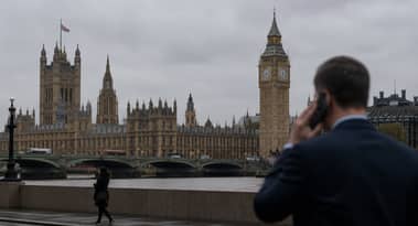 UK service firms face first output decline since april 2025, PMI shows